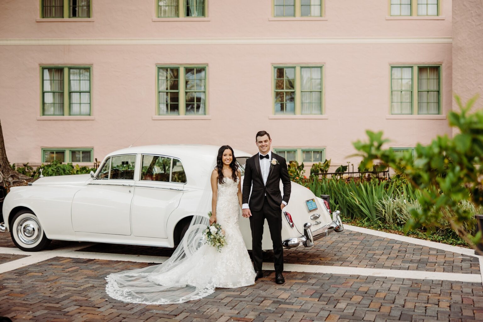 Ambassador Limousine Service | Limousine Car Service | Limo Tampa